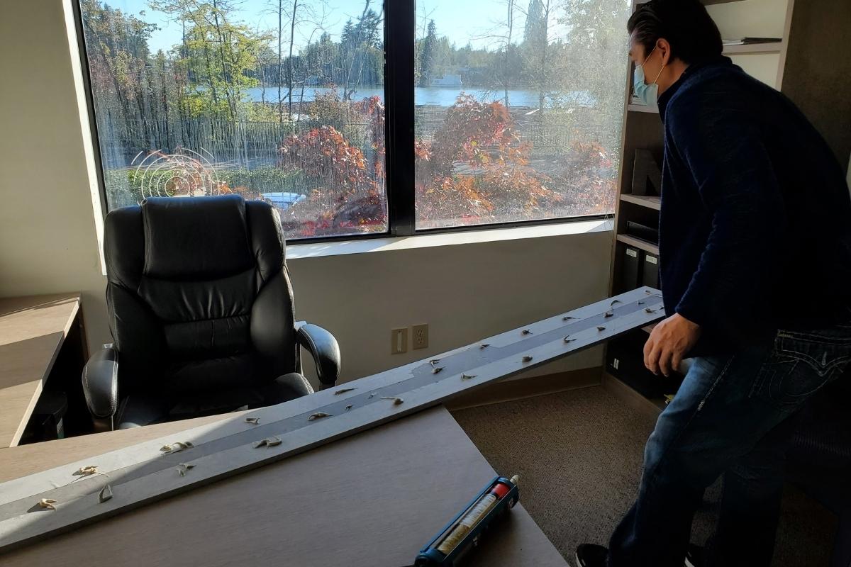 Renew window sills with vinyl film ⋆ Nelcos